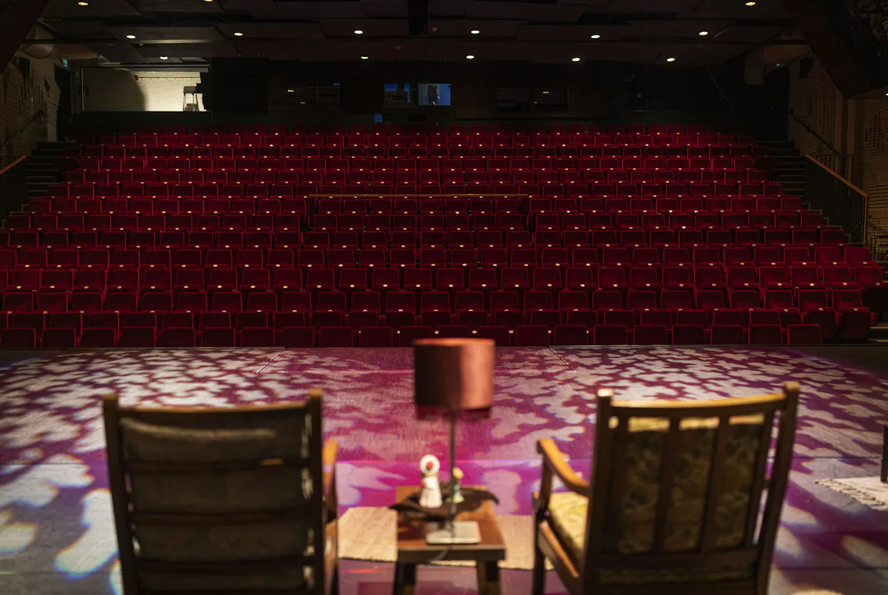 Weer moet theater De Naald voorstellingen verschuiven