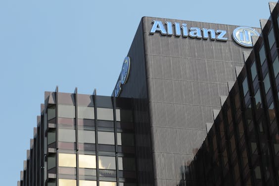 Kritiek op woekerpolisschikking Allianz