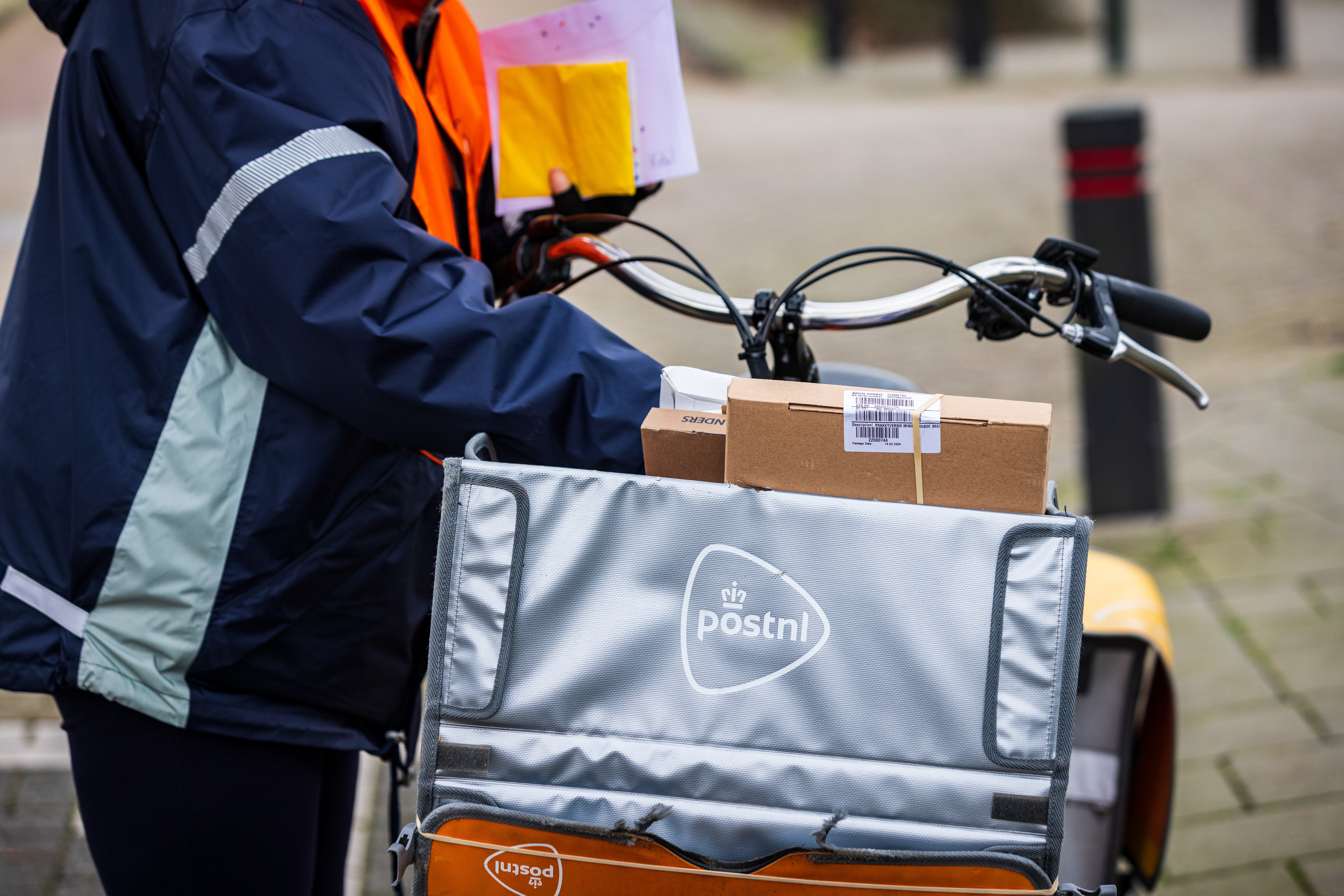 Wie doet PostNL wat?