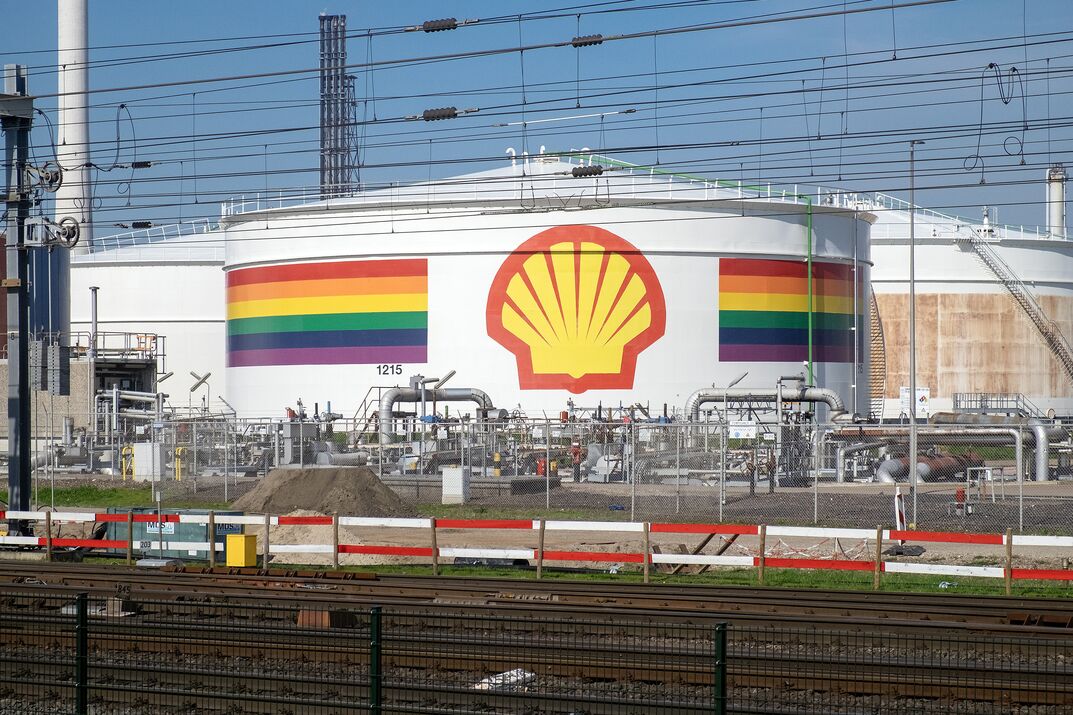 Shell legt bouw van biobrandstof­fabriek tijdelijk stil