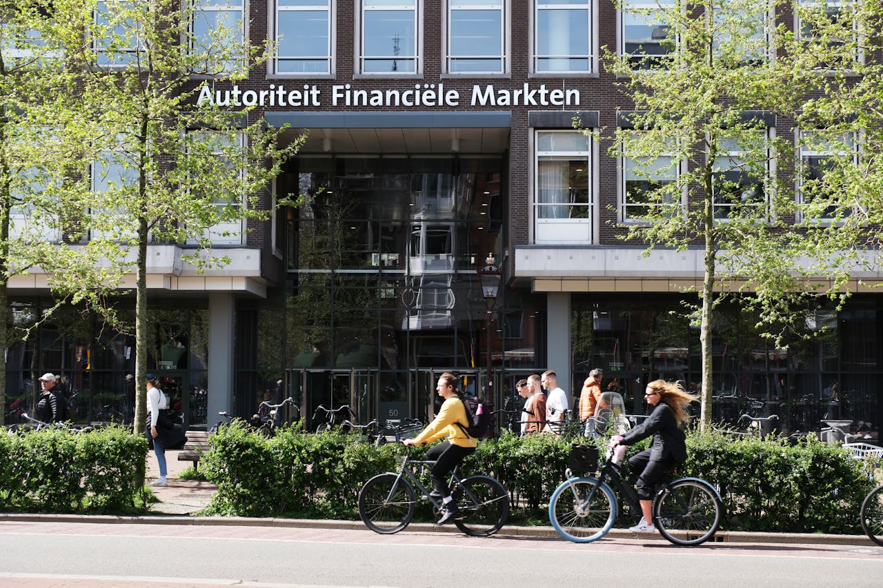 Rechter verlaagt AFM-boetes voor FlatexDeGiro