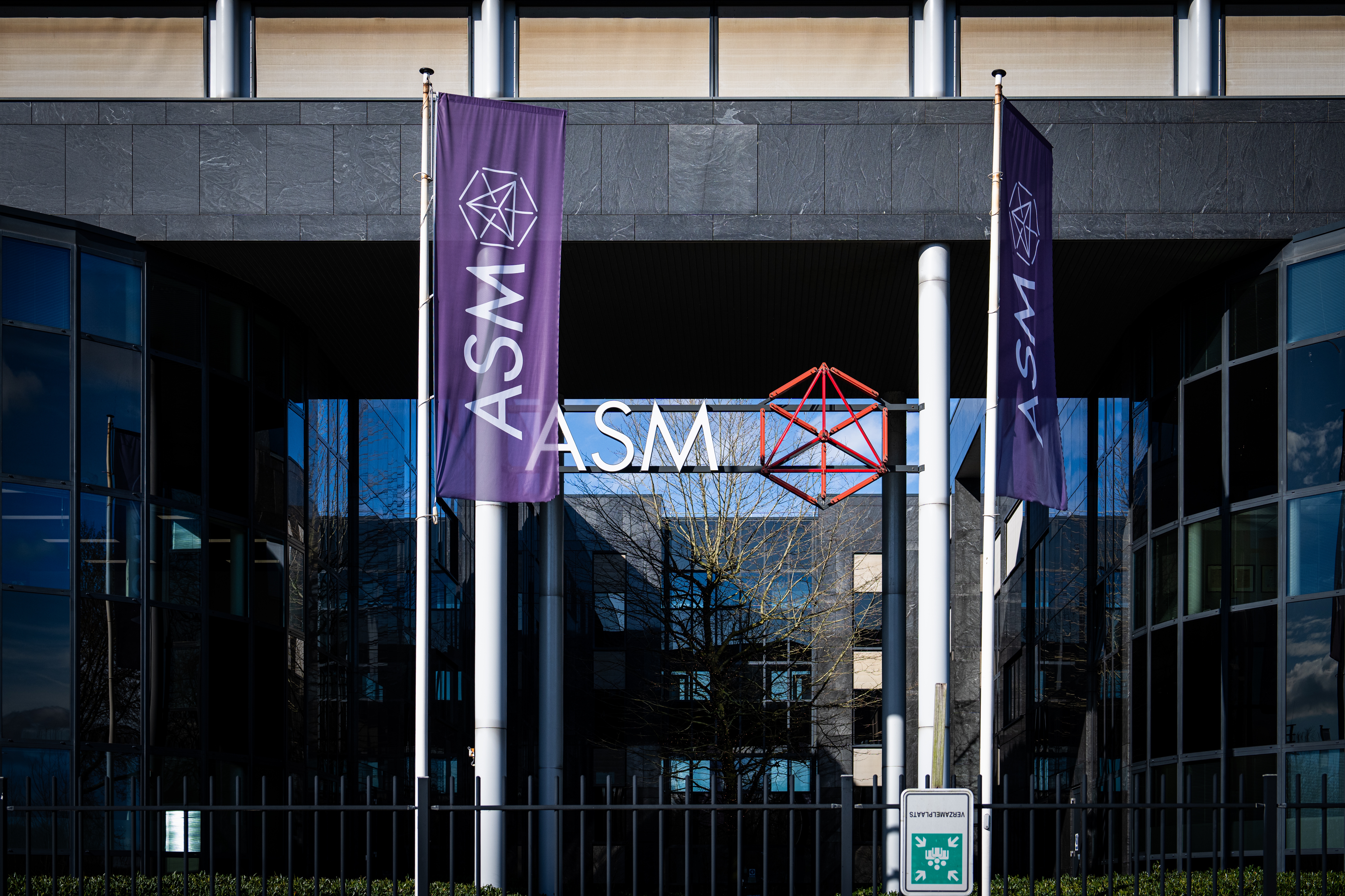 Chipmachinefabrikant ASM boekt meer orders dan verwacht