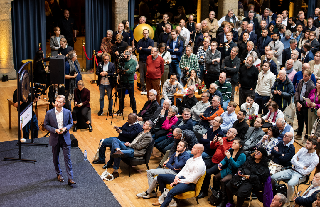 Somberheid, maar ook AI-optimisme en cryptofans op de Beleggersfair