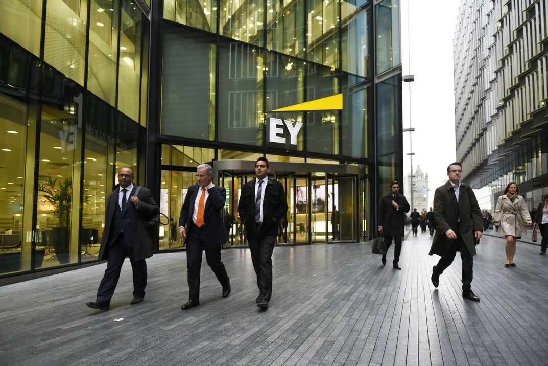 EY in de fout bij Shell: jaarrekeningen door onbevoegde accountant ...