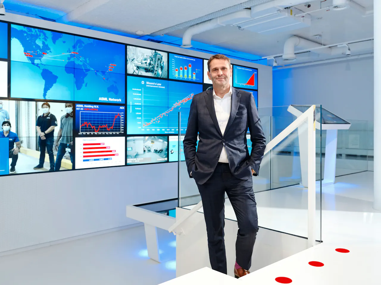 ASML-ceo Christophe Fouquet: ‘Politici, probeer niet de business voor ...