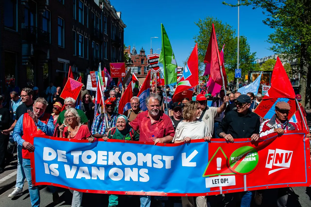 Kabinet tegenover vakbonden én werkgevers over bezuinigingen