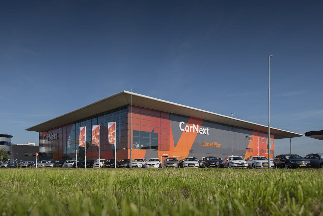 Terugval autoverkopen drukt op Leaseplan