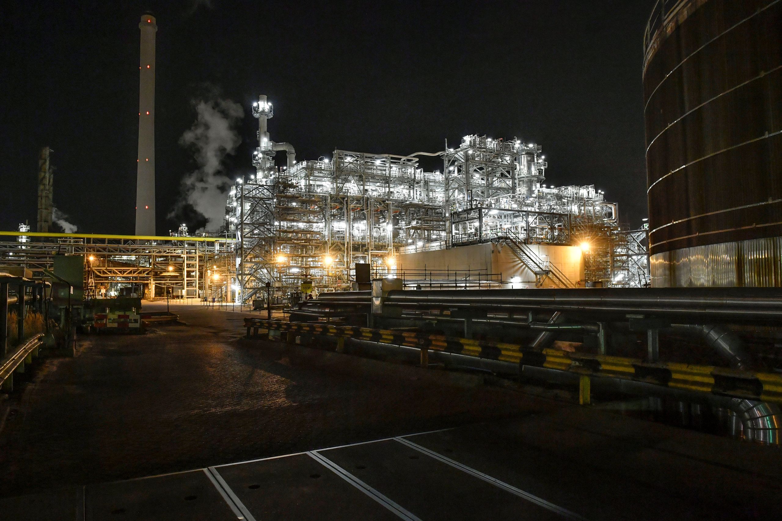 Raffinaderij Shell Pernis als eerste klaar voor afvang van CO₂