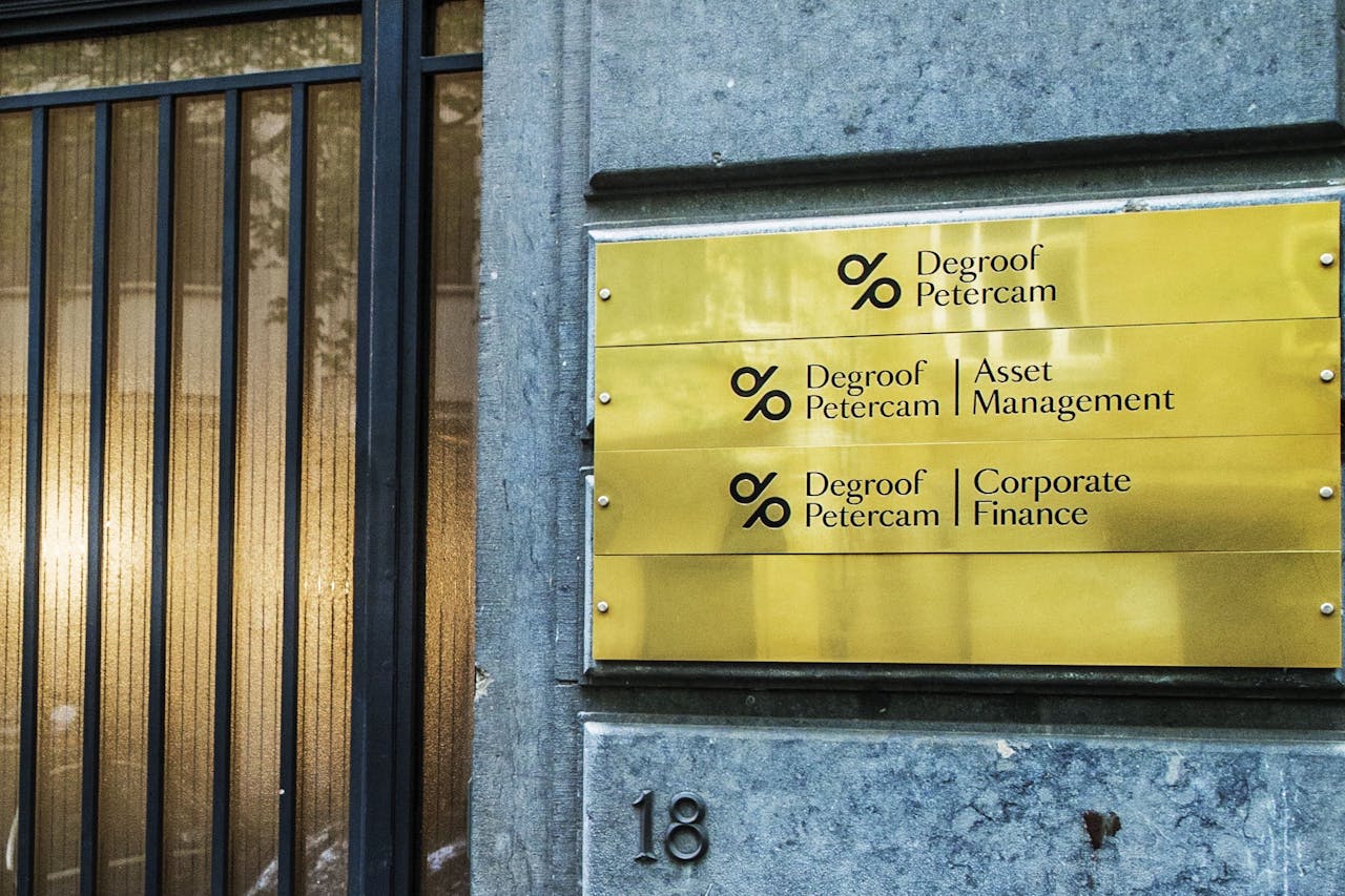 ABN Amro en ING grijpen mis: Crédit Agricole lijft Degroof Petercam in
