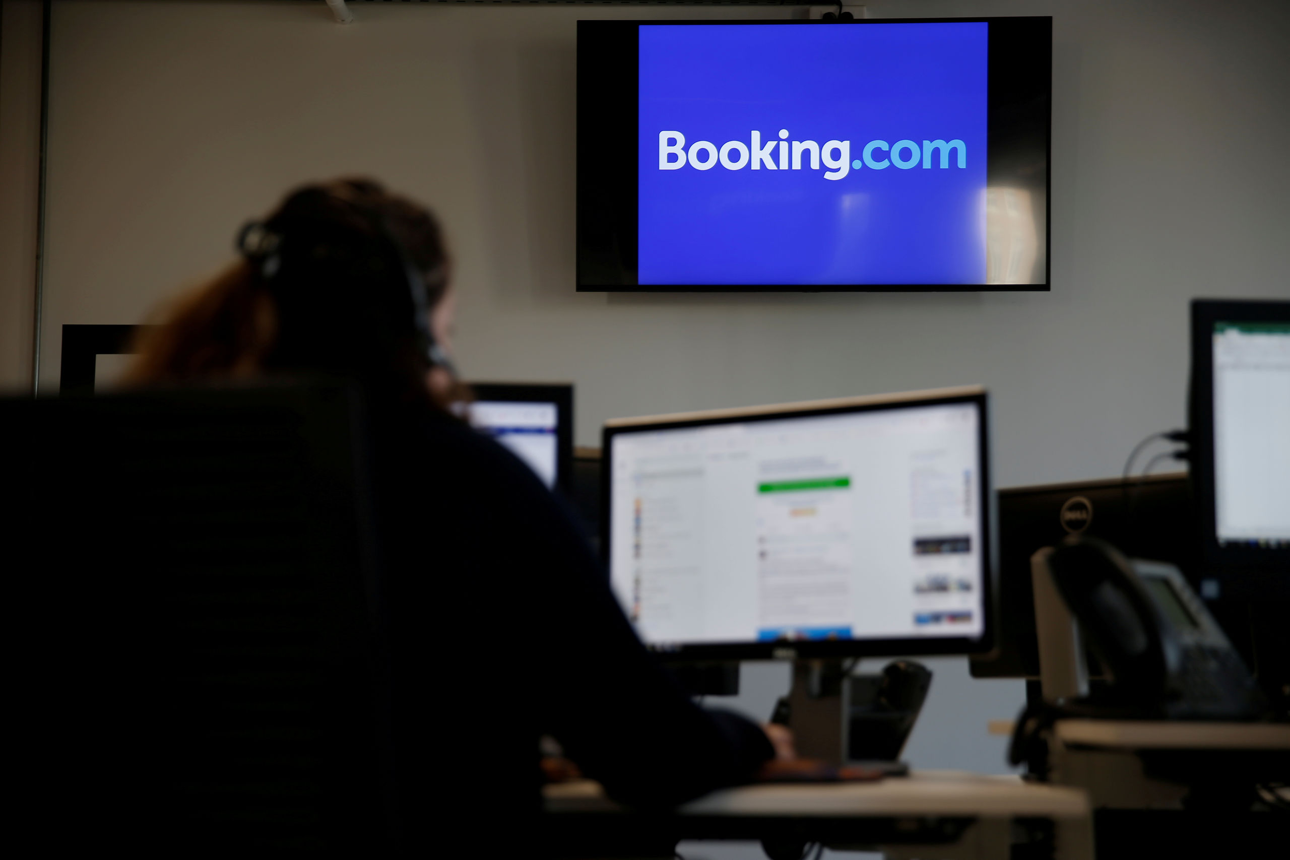 Booking blijft flink lijden onder corona