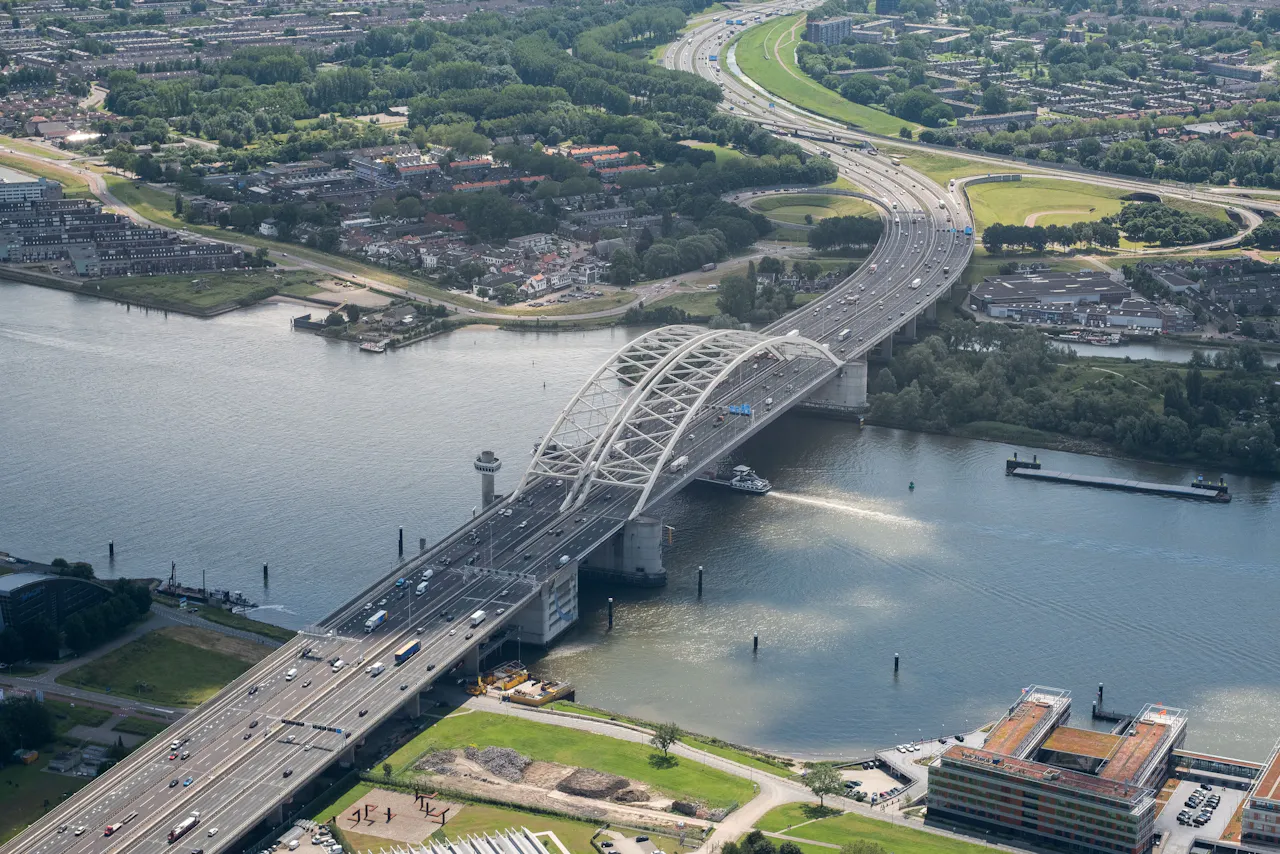Van Brienenoordbrug krijgt nieuwe boogbrug bij opknapbeurt
