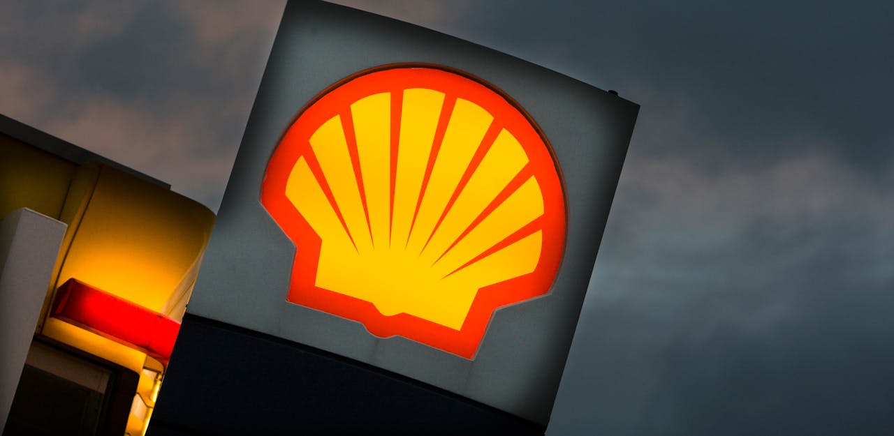 Brand bij Shell-raffinaderij in Keulen