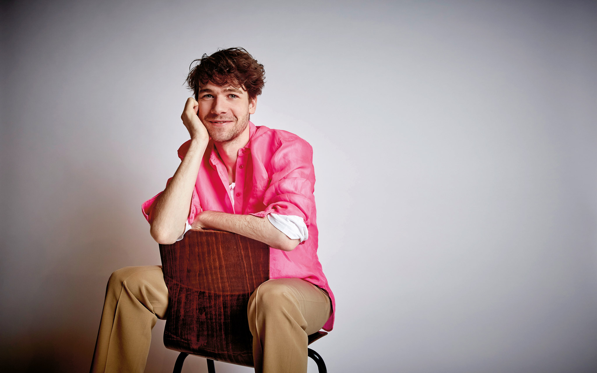 Modeontwerper Sander Lak: ‘Ik moet mezelf onzeker maken, zodat mijn ...