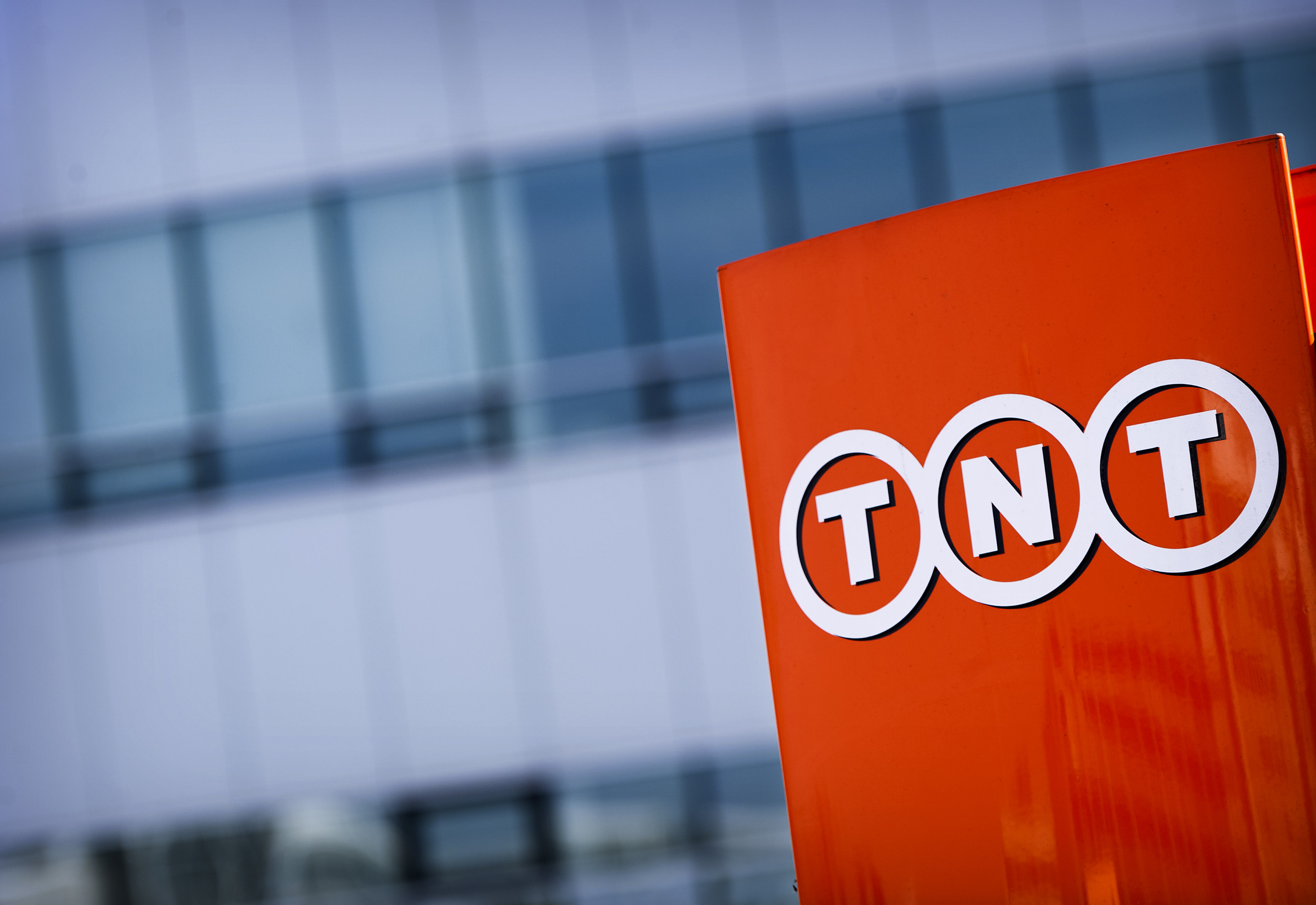 TNT stelt nieuwe structuur uit