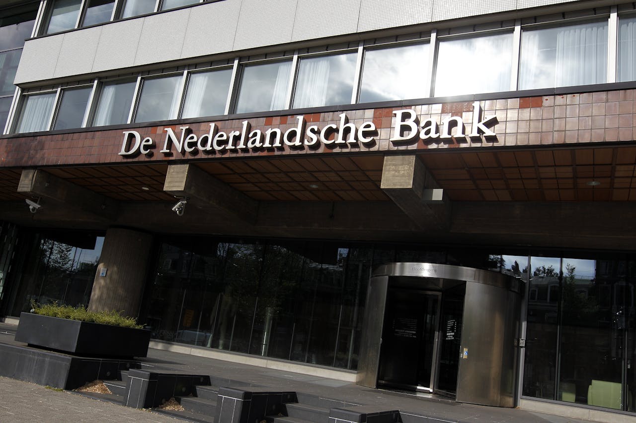 Surplus lopende rekening ruim twee keer hoger dan toegestaan