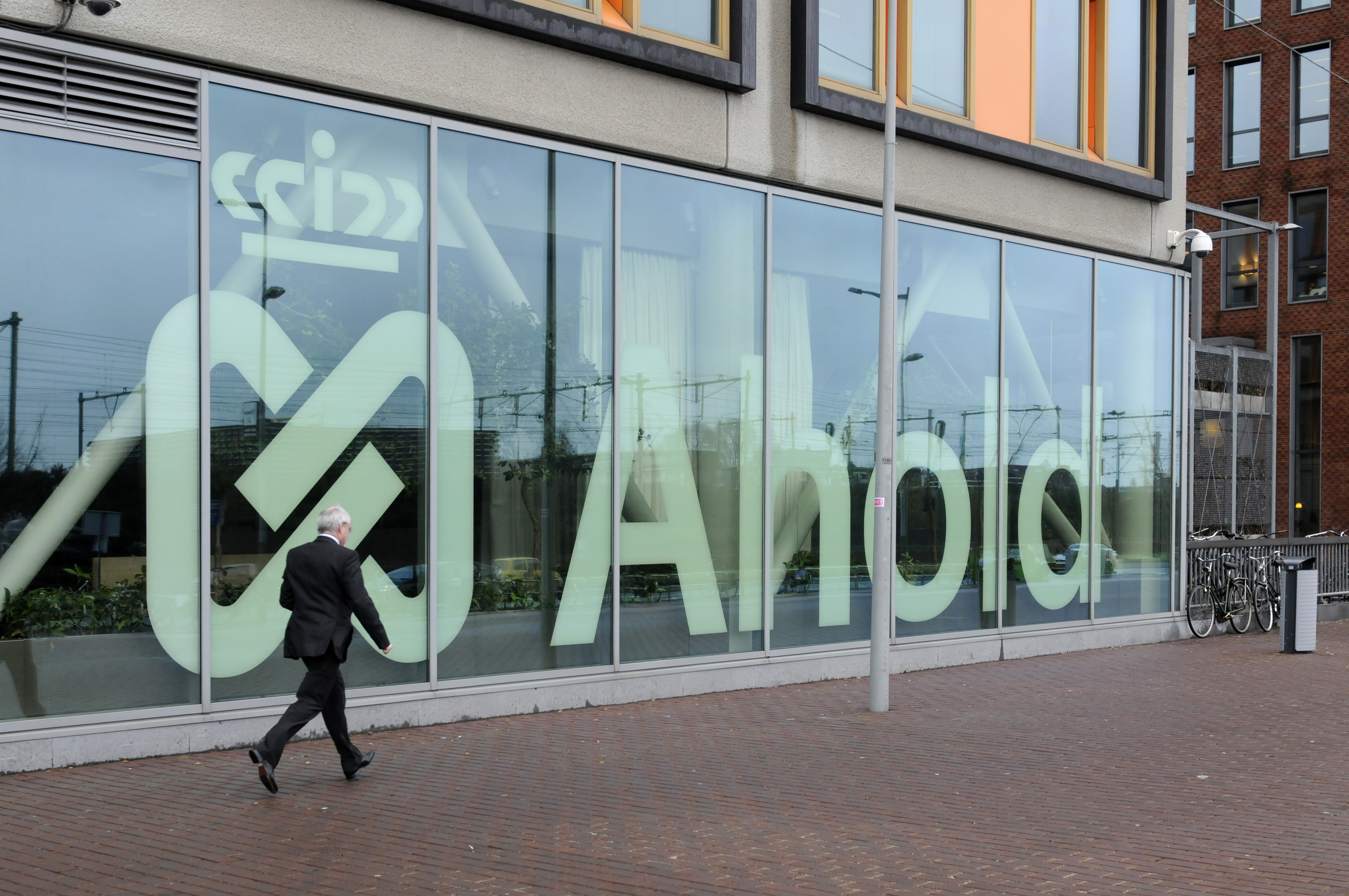 Ahold blijft 'Koninklijke'