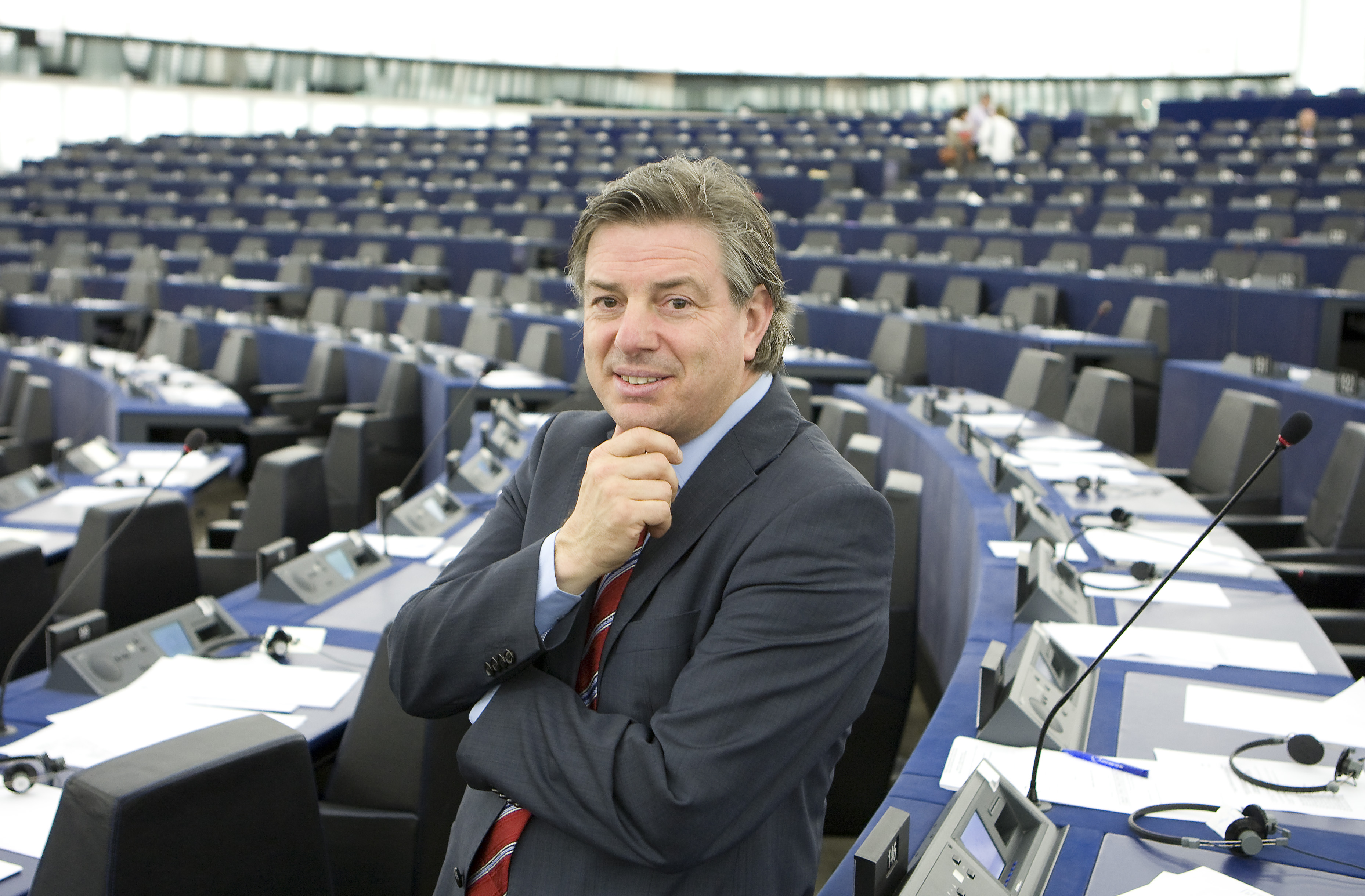 VVD'er Toine Manders Europees lijsttrekker 50plus