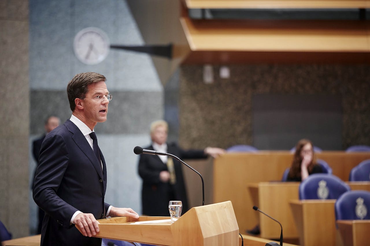 Premier Rutte in Kamer onder vuur over vertrek Opstelten