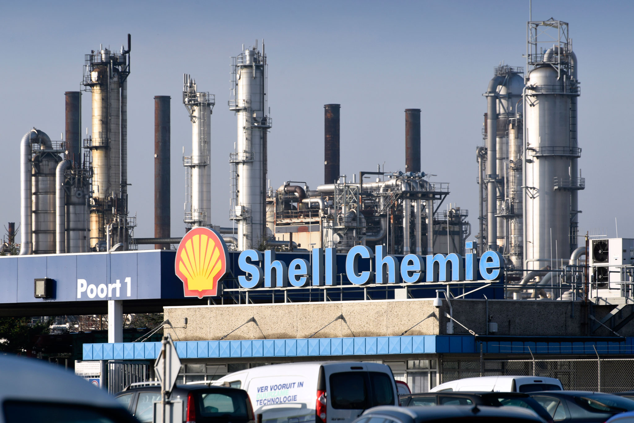 Shell 'schrikt' van positieve drugstesten Moerdijk