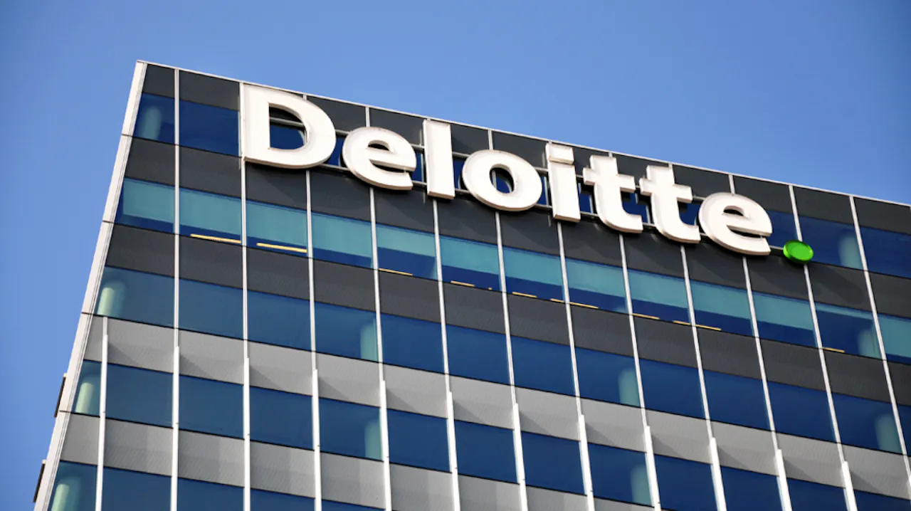 New York doet Deloitte een jaar in de ban