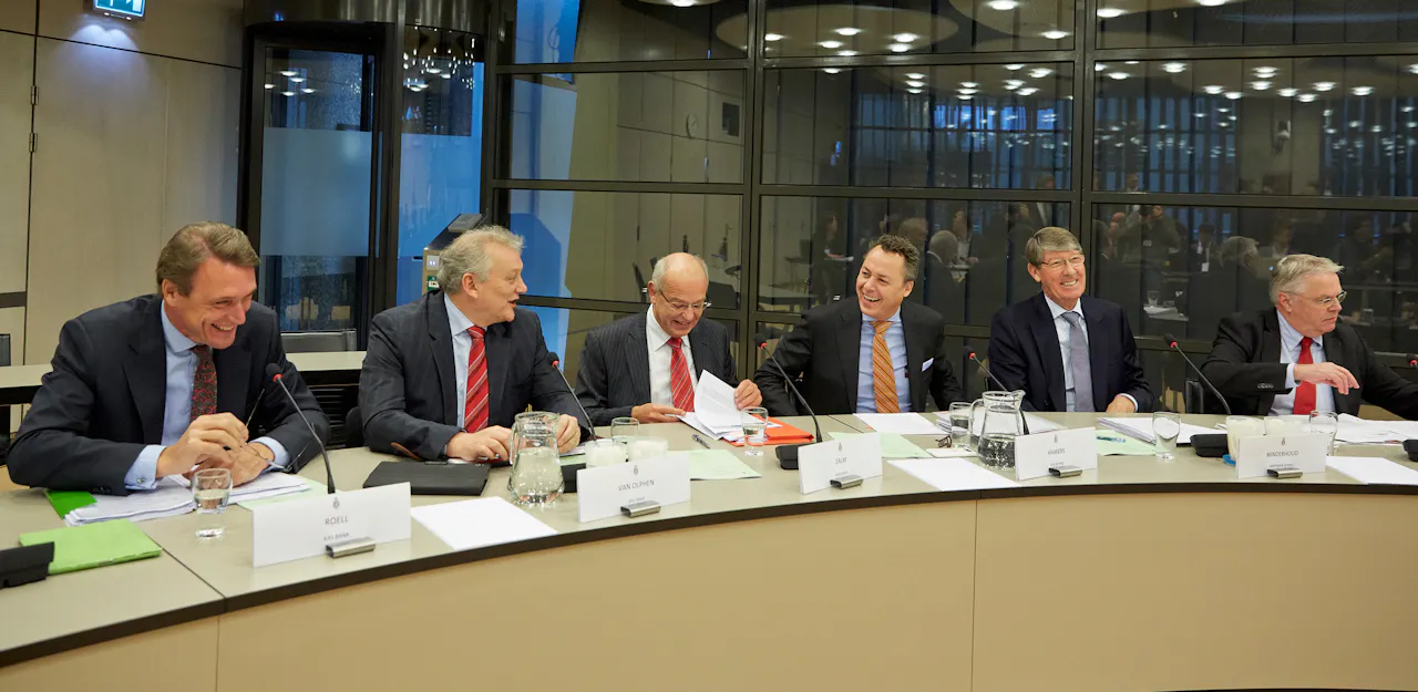 Banken verder onder vergrootglas