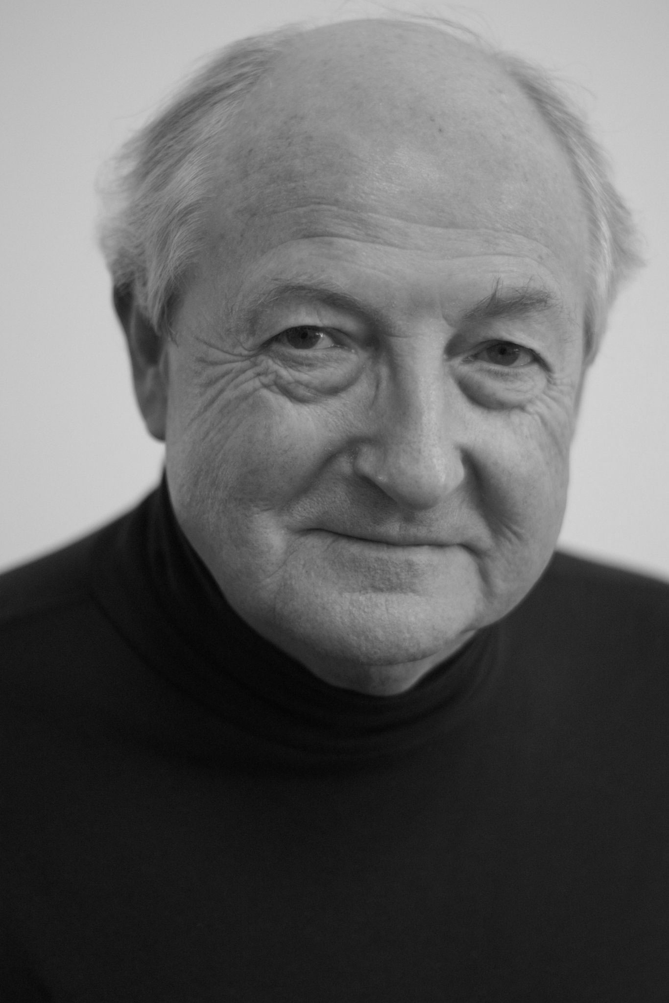 Uitvinder wist computer in één koffer te proppen