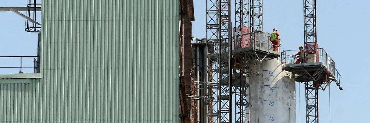Provincie Zuid-Holland verscherpt toezicht bij chemische fabriek DuPont Provincie Zuid-Holland verscherpt toezicht bij chemische fabriek DuPont
