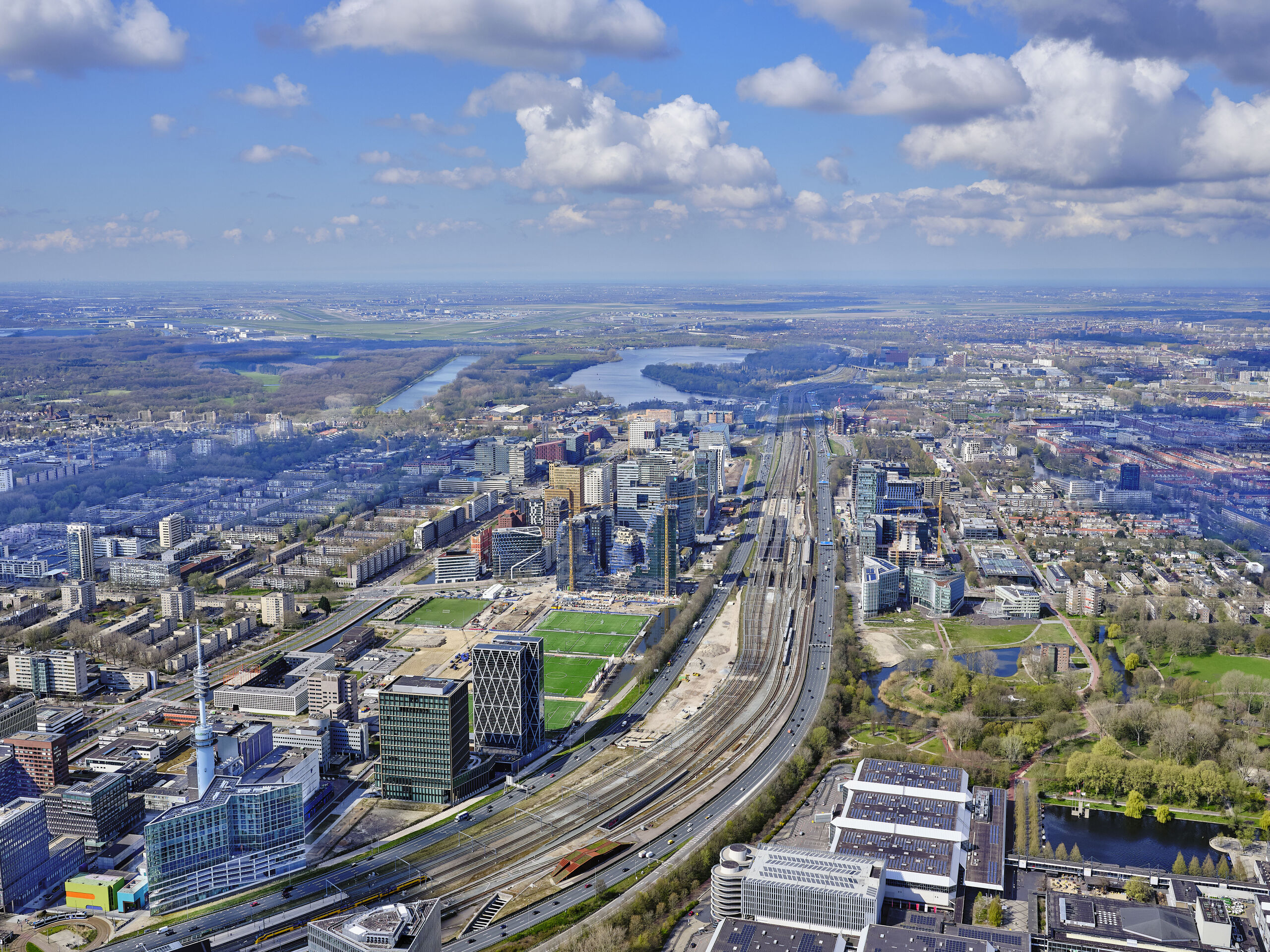 Conflicten bij Deloitte en EY leggen bom onder verdienmodel Zuidas