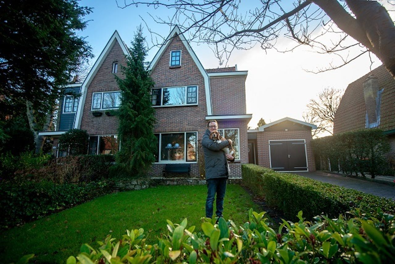 Volledig vertimmerd huis in Santpoort-Zuid