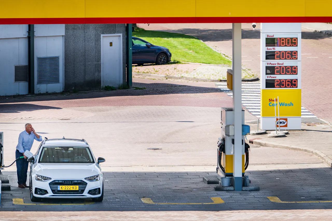 Accijns op benzine mogelijk met 20 cent hoger in 2024