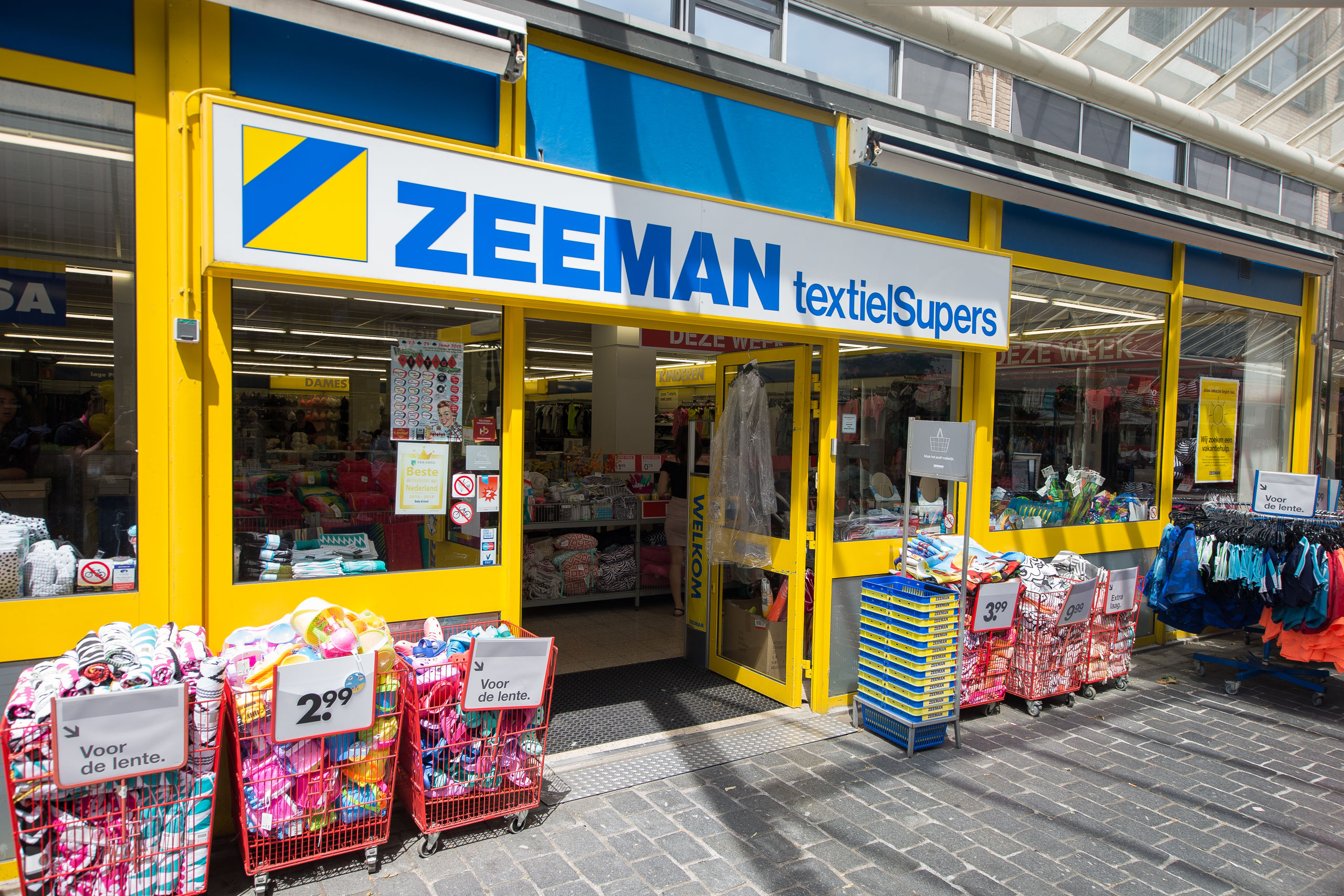 Zeeman doet een beetje online maar wil vooral veel nieuwe winkels