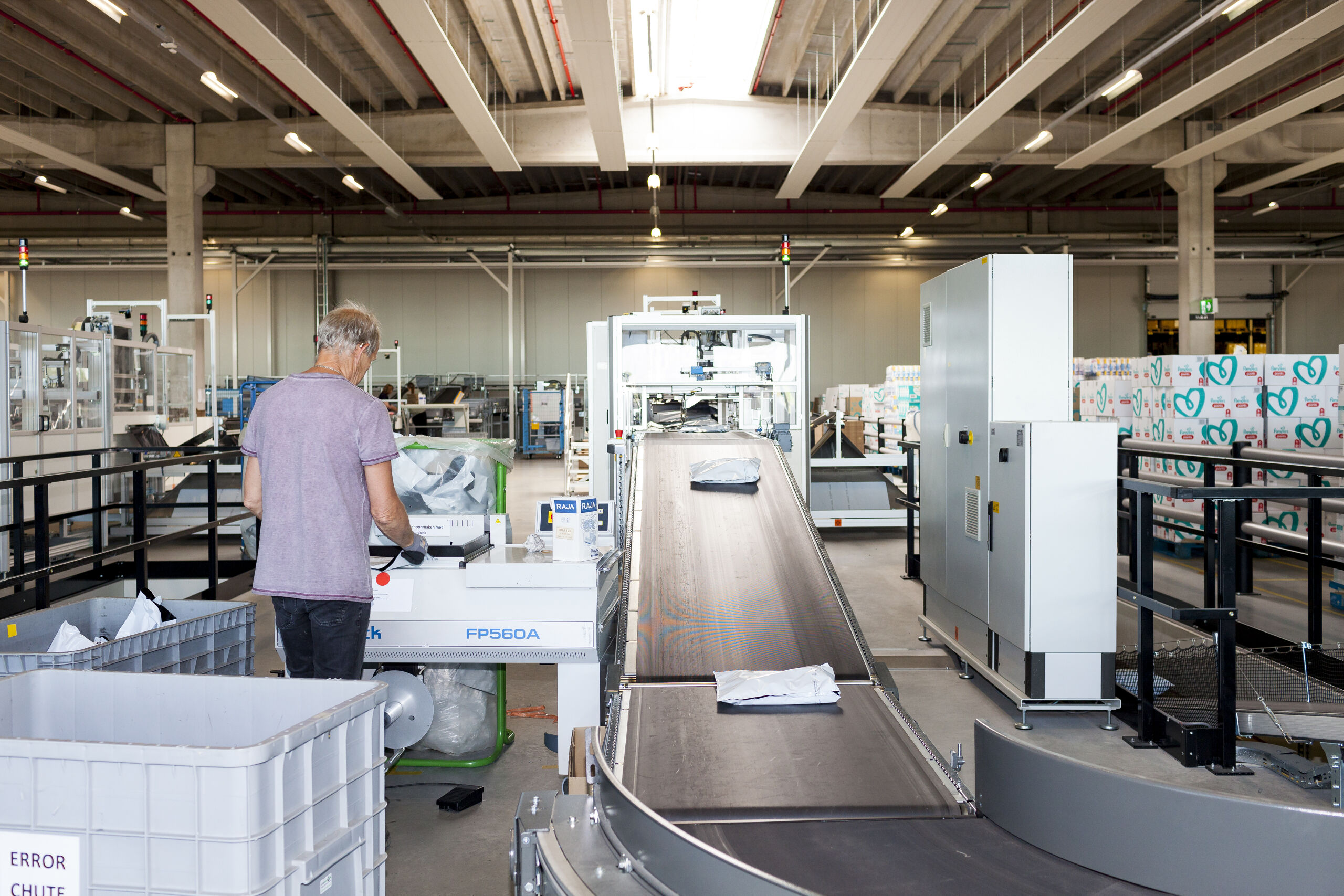 Het distributiecentrum van de toekomst: meer daglicht en groener