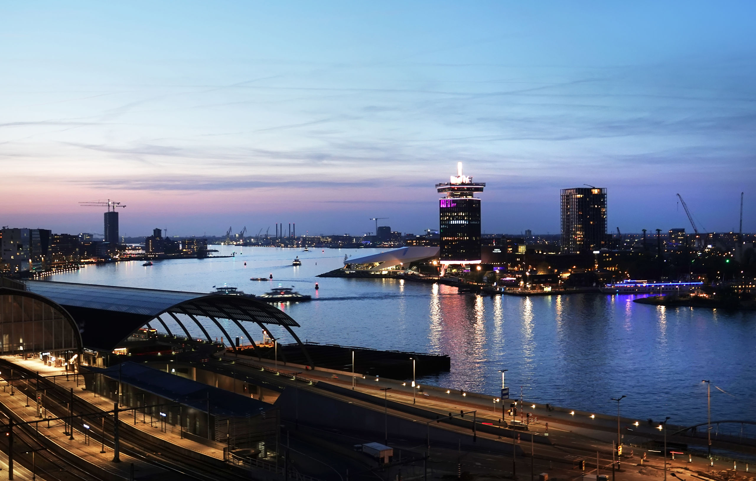 Amsterdamse haven verwerkt minder steenkool en olie