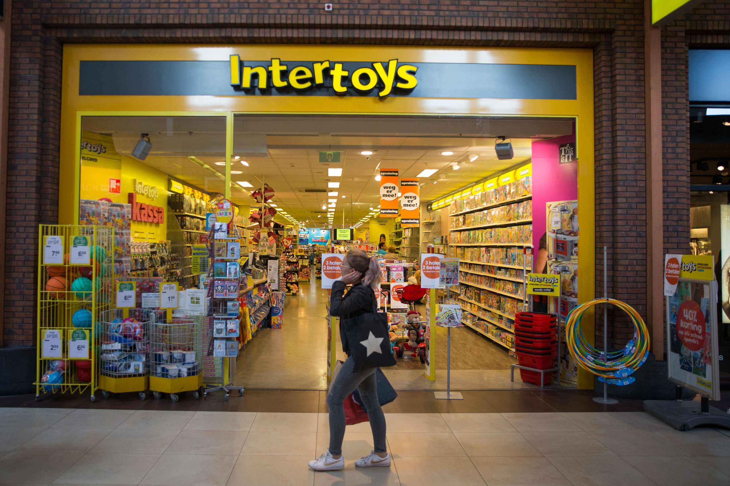 Franchisers Intertoys boos over concurrentie in hun webshop | Het ...