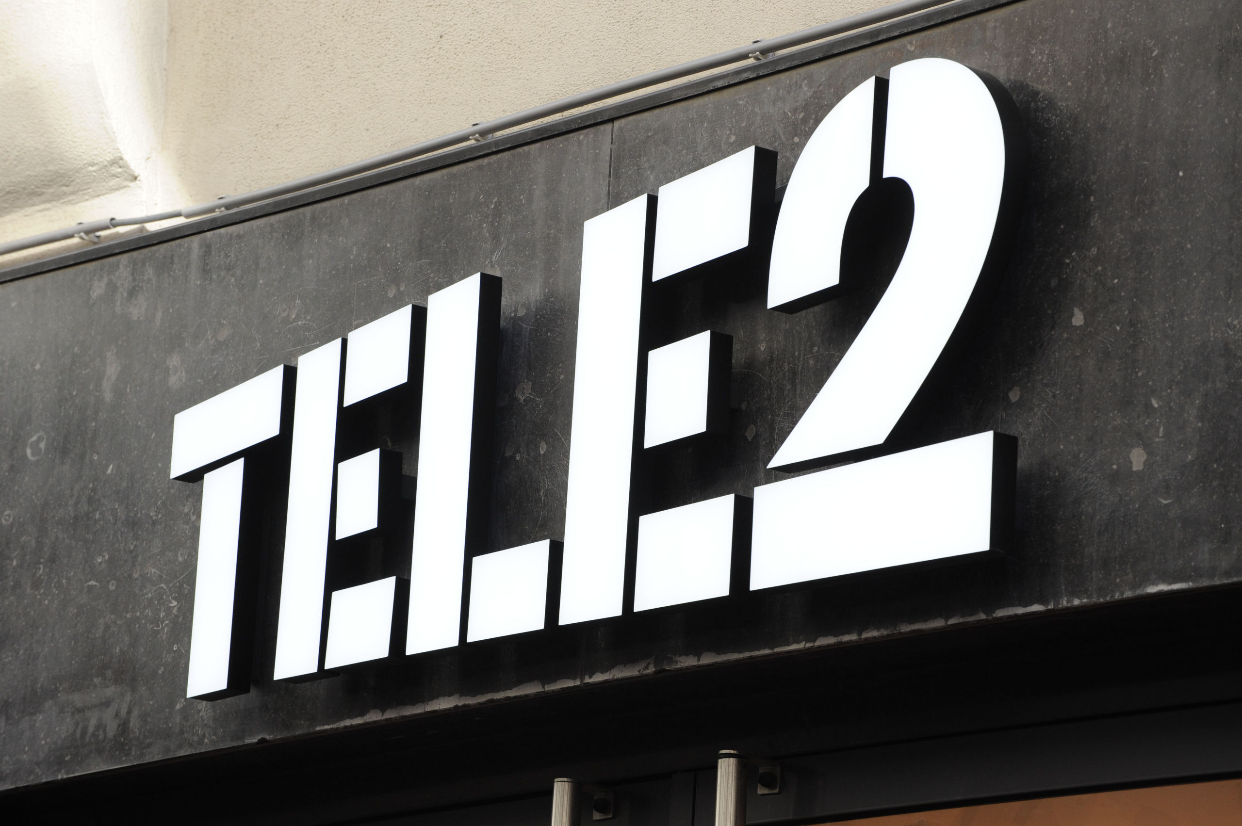 Groei nieuwe klanten van Tele2 Nederland valt terug